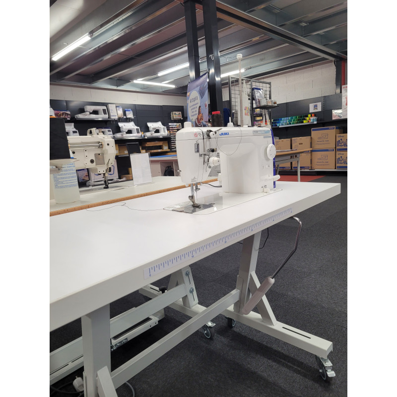 Table et bâti JUKI pour TL98, TL2200 et TL2300 réf CS/TL16
